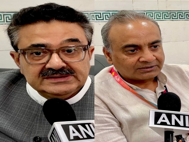 Prasar Bharati Chairman Navneet Kumar Sehgal, CEO Gaurav Dwivedi open ...