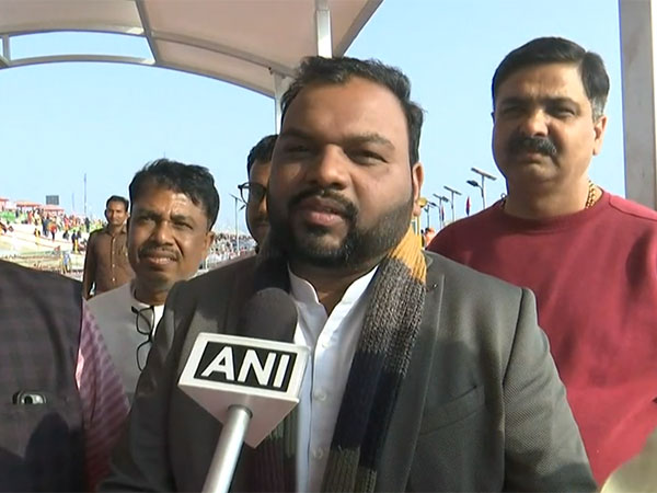 Singer Kanhaiya Mittal praises UP CM Yogi Adityanath for his efforts to ...