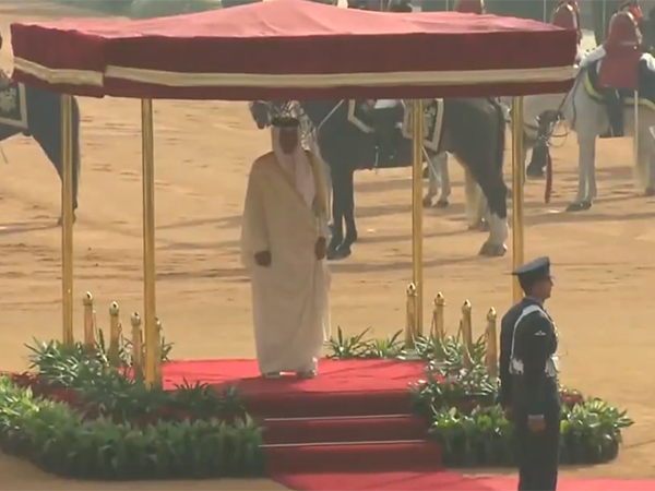 Amir of Qatar receives Guard of Honour, ceremonial welcome at ...