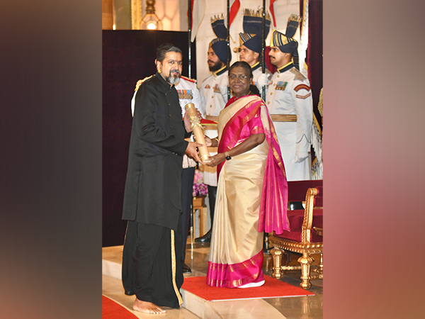 Musician Ricky Kej honoured with Padma Shri; goes barefoot to receive ...
