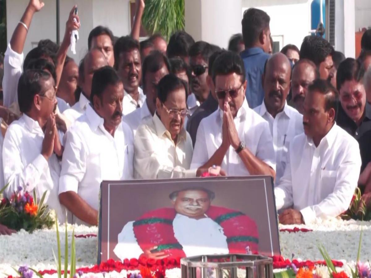 Tamil Nadu: CM MK Stalin pays florar tribute to DMK founder, former CM ...