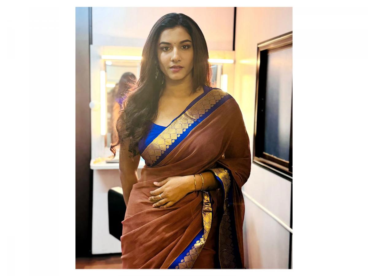 Telangana: Actress Vishnu Priya files complaint alleging online ...