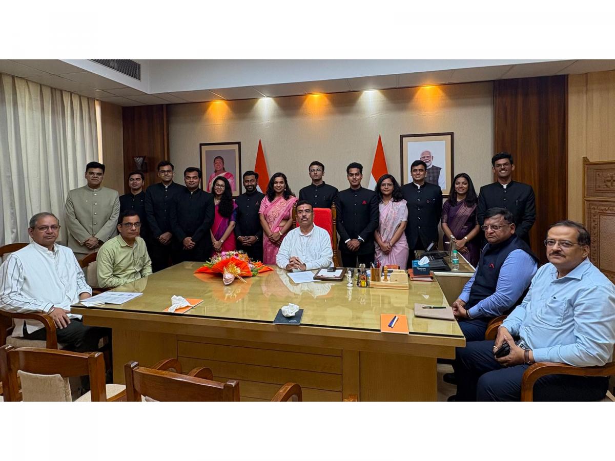 'Future in capable hands': Bengal CM Suvendu Adhikari interacts with ...