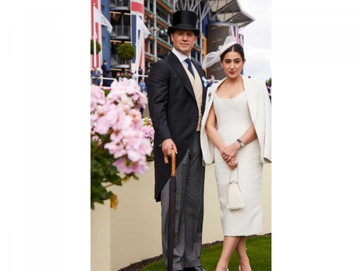 'Pataudi princess x Superman': Internet can't keep calm as Sara Ali ...
