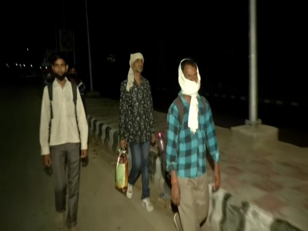 Control room set up for UP residents stranded in Delhi - www ...