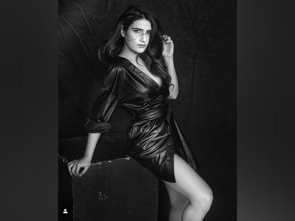 Fatima Sana Shaikh celebrates birthday on 'Suraj Pe Mangal Bhari' sets ...