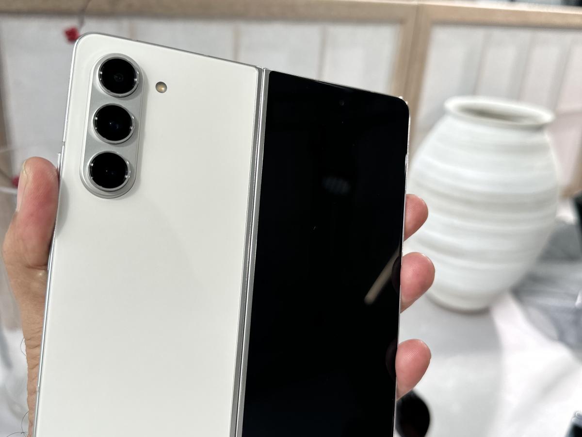 Samsung Galaxy Z Fold 5 unfolds next era of multi-tasking, gaming - www ...