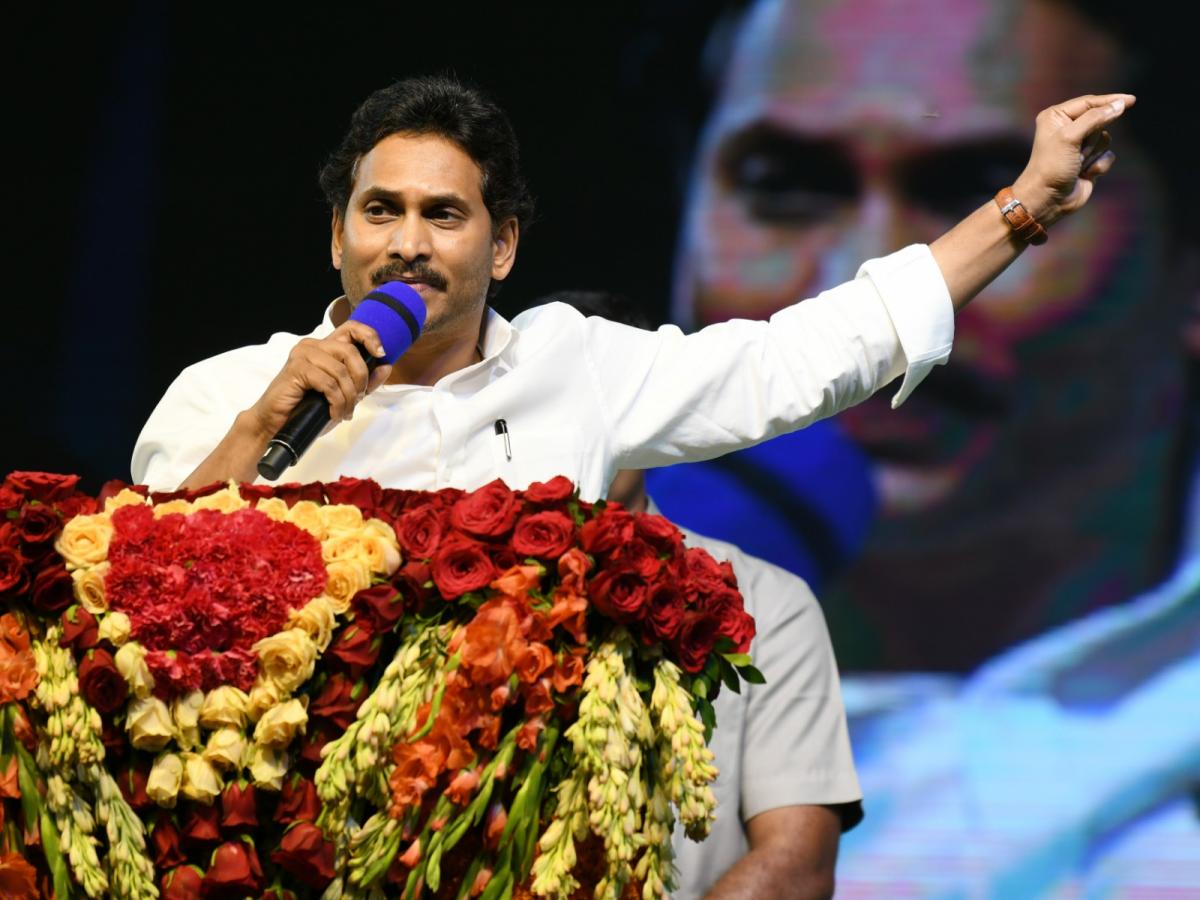 Chandrababu Naidu's life full of conspiracies, backstabbing: Jagan ...