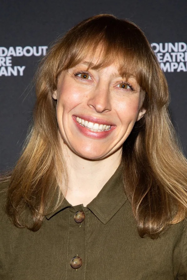 'Succession' actress Crystal Finn attacked by Otters, says ‘bites ...