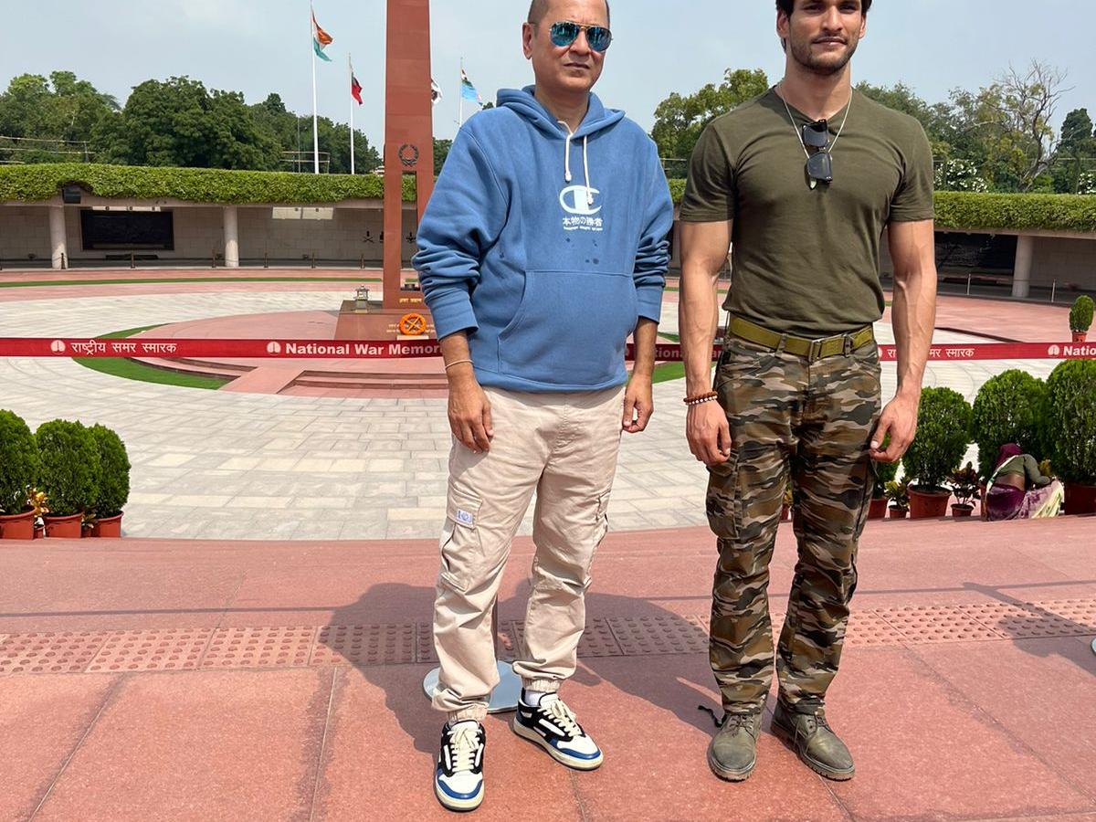 Vipul Shah, Prem Parija visit National War Memorial to pay homage to ...