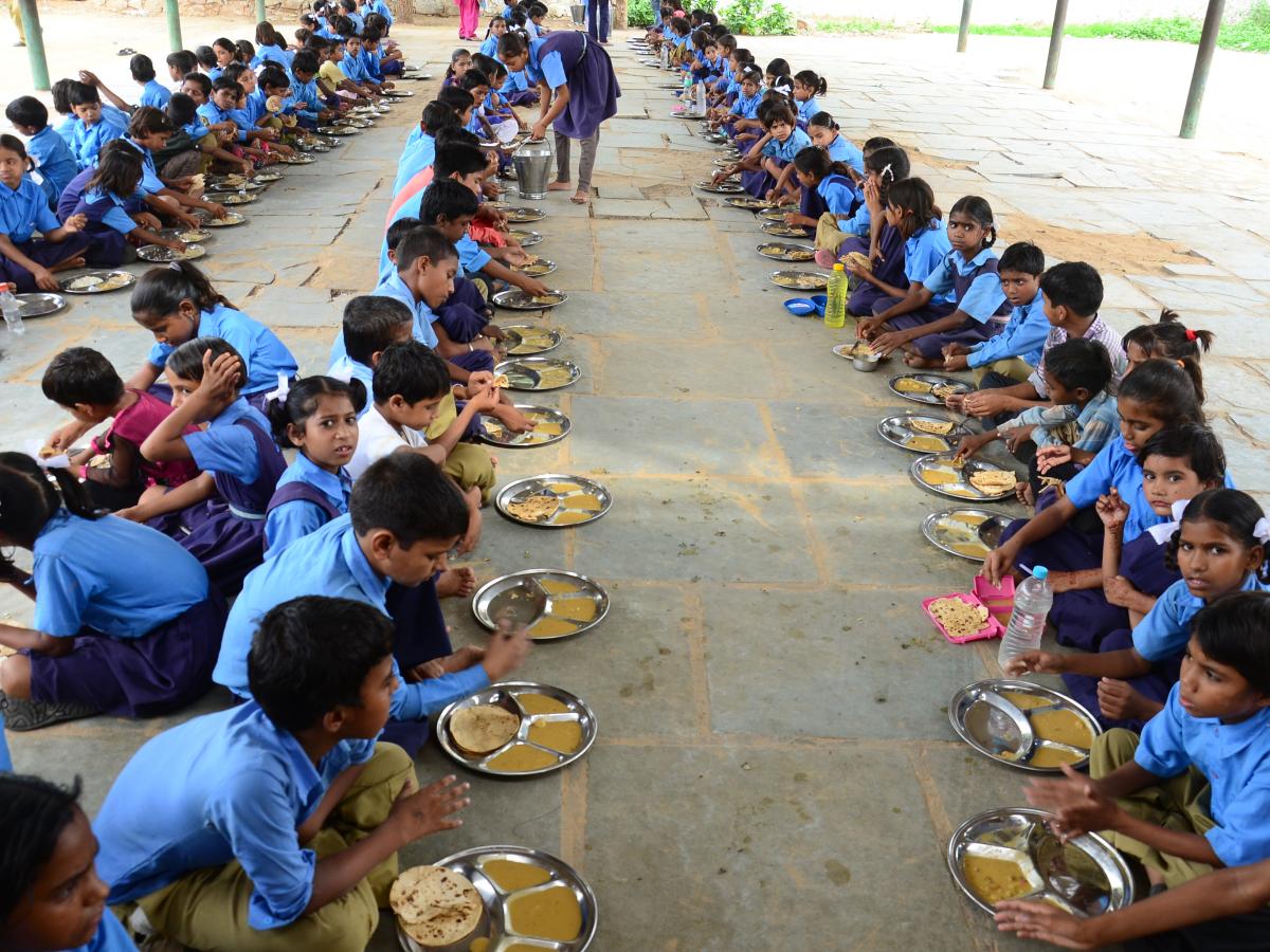 UP plans uniform menu for school & anganwadi centres - www.lokmattimes.com