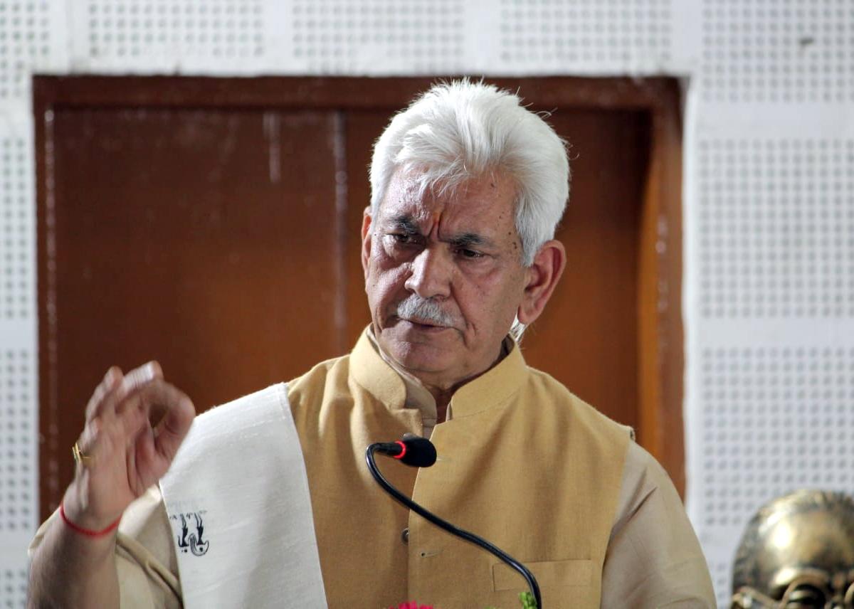 J&K L-G inaugurates 'Governance Camp' for West Pakistani refugee ...