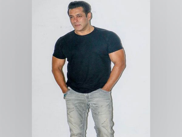 Salman Khan bitten by non-venomous snake at his Panvel farmhouse ...