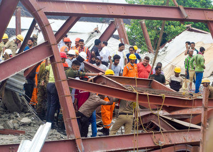 Kolkata warehouse roof collapse: Death toll raises to five, search on ...