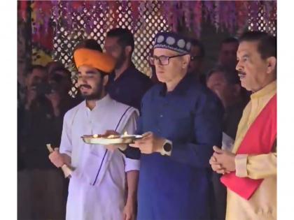 J-K CM Omar Abdullah offers prayers at Kheer Bhawani temple, reviews ...