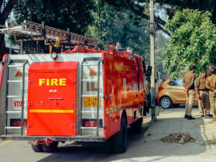 UP: Massive fire breaks out at pipe storage yard near Babatpur CNG ...
