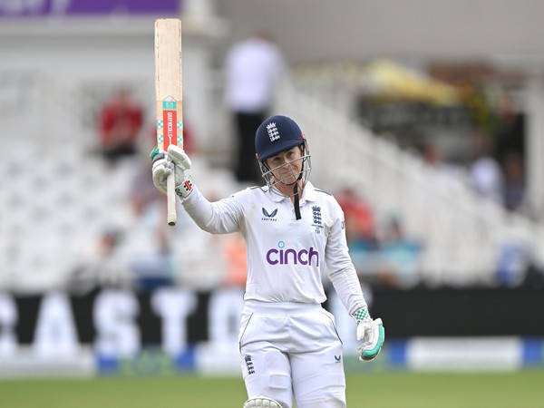 Women's Ashes: Record knock from England's Tammy Beaumont but Australia ...