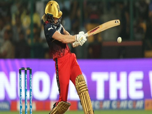 "Definitely a fighter": RCB skipper Smriti Mandhana lauds Ellyse Perry ...