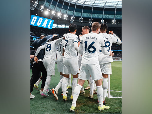 Premier League: Chelsea secures fighting draw; Spurs, Liverpool secure ...