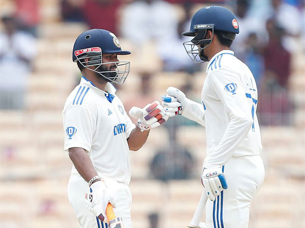 "Was telling him I'm trying to save my bat...": Gill on hilarious ...