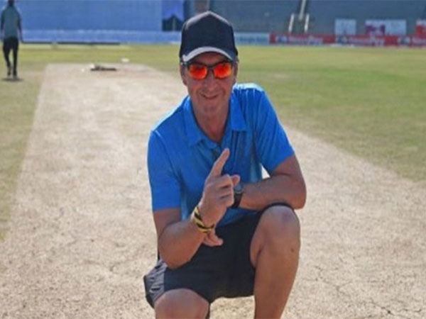 "Doesn't know how to prepare a pitch... ; look at India..,": Basit Ali ...