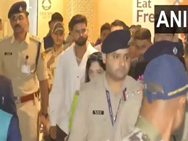Axar, Hardik, Iyer, Jadeja, Varun return home following victorious CT ...