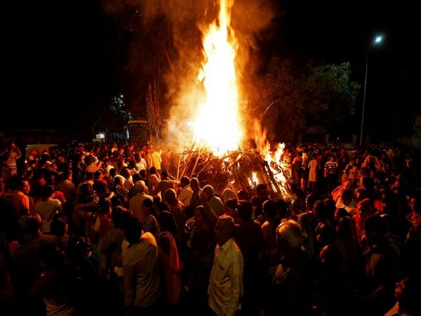 Holika Dehen, the legend and significance | www.lokmattimes.com
