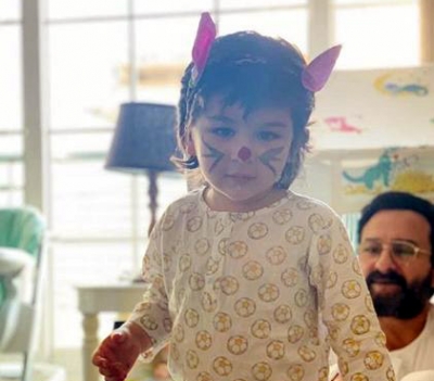 Kareena posts pictures of her 'Easter bunnies' Taimur, Saif | www ...
