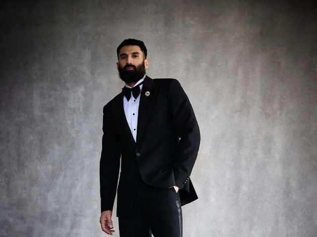 Making Black Suits Appear Extraordinary Ft. Aditya Roy Kapur to Arjun ...