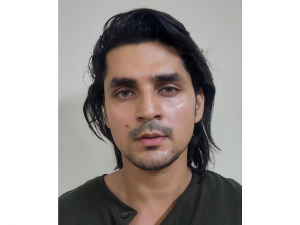 Mumbai: 24-Year-Old Model Arrested at Borivali Station with Unlicensed ...