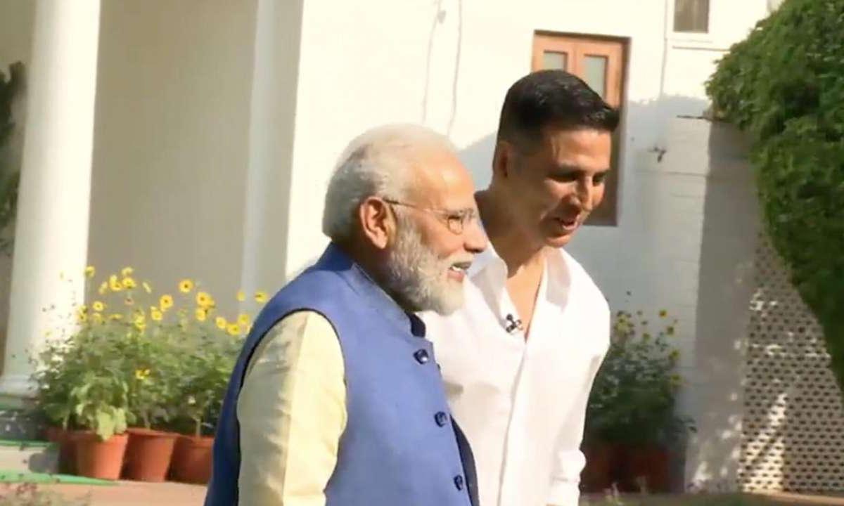 Twitterati reacts after Rupee sinks to all time low, Netizens take dig ...