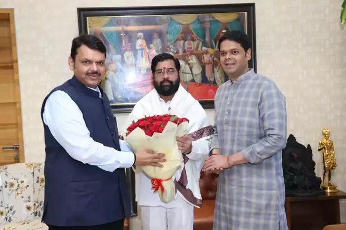 Devendra Fadnavis meets Maha CM Eknath Shinde on his birthday - www.lokmattimes.com
