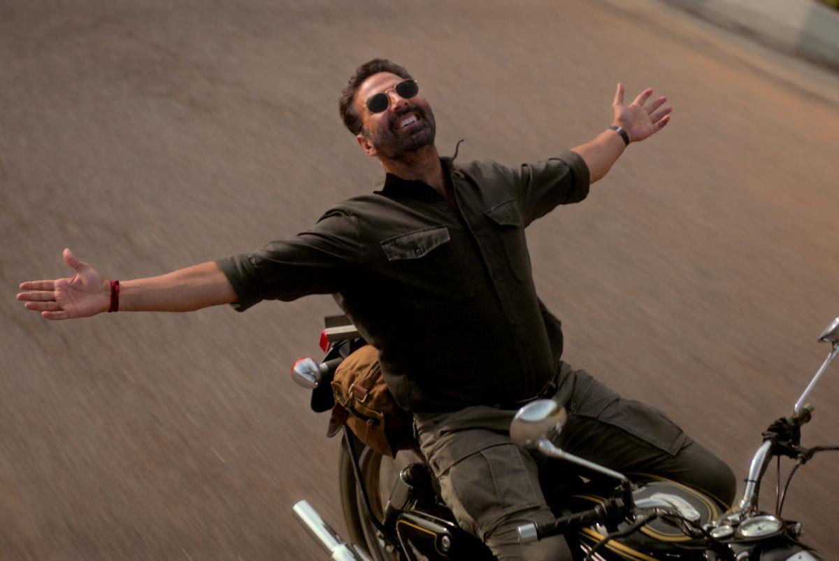 Akshay Kumar Calls Sarfira the 'Opportunity of a Lifetime'; Netizens ...