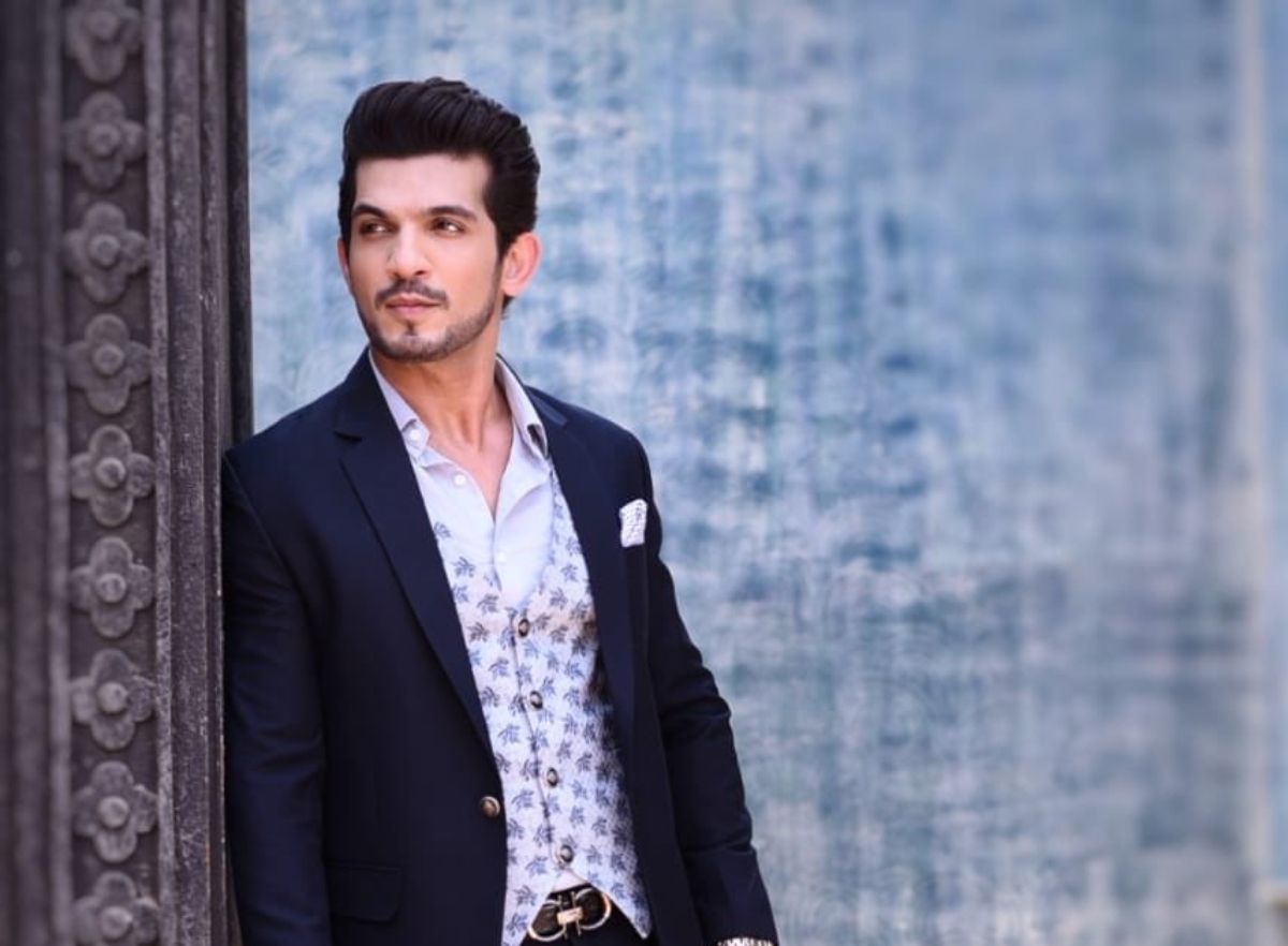 TV Actor Arjun Bijlani Becomes Victim of Cyber Fraud, Urges Fans to Be ...