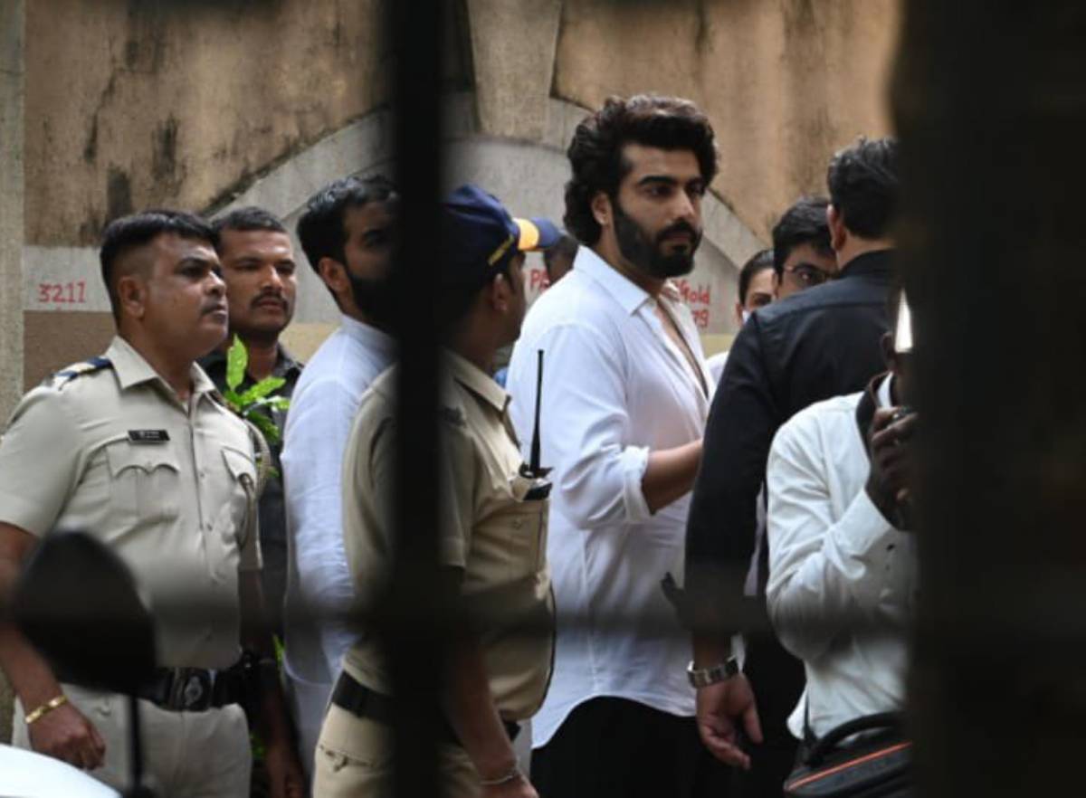 Anil Arora Death: Arjun Kapoor Arrives at Malaika Arora's Residence as ...