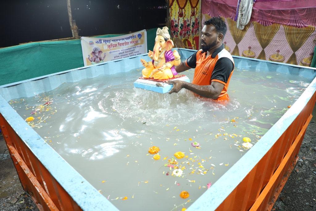 Maghi Ganpati Visarjan 2025: Over 1,200 Idols Immersed in Navi Mumbai ...