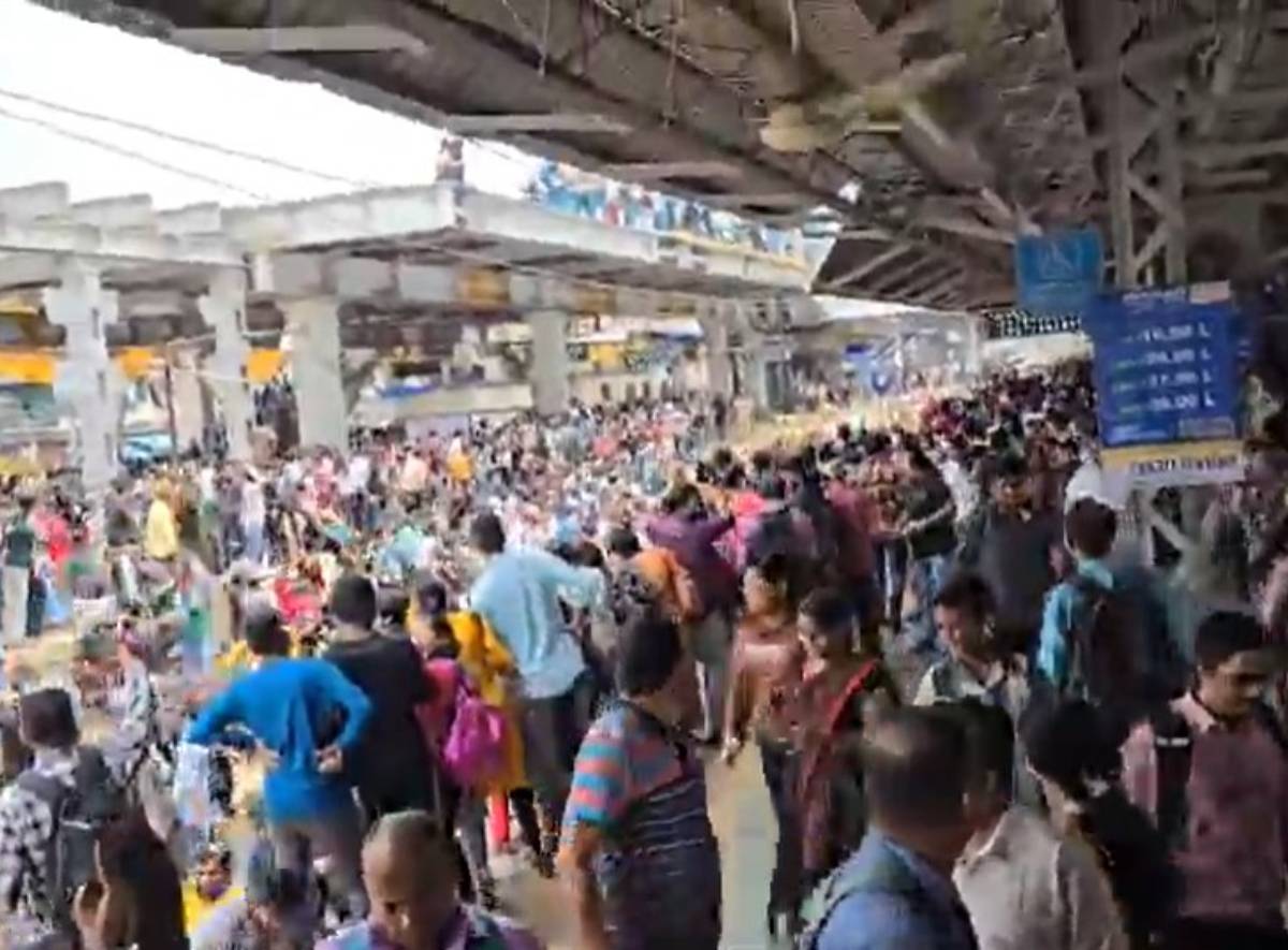 Badlapur Sexual Assault Case: 'Rail Roko' Protest Continues for Seven ...