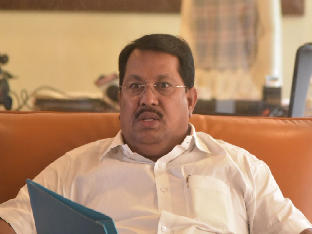 Vijay Wadettiwar supports Raj Thackeray over his demand for no toll ...