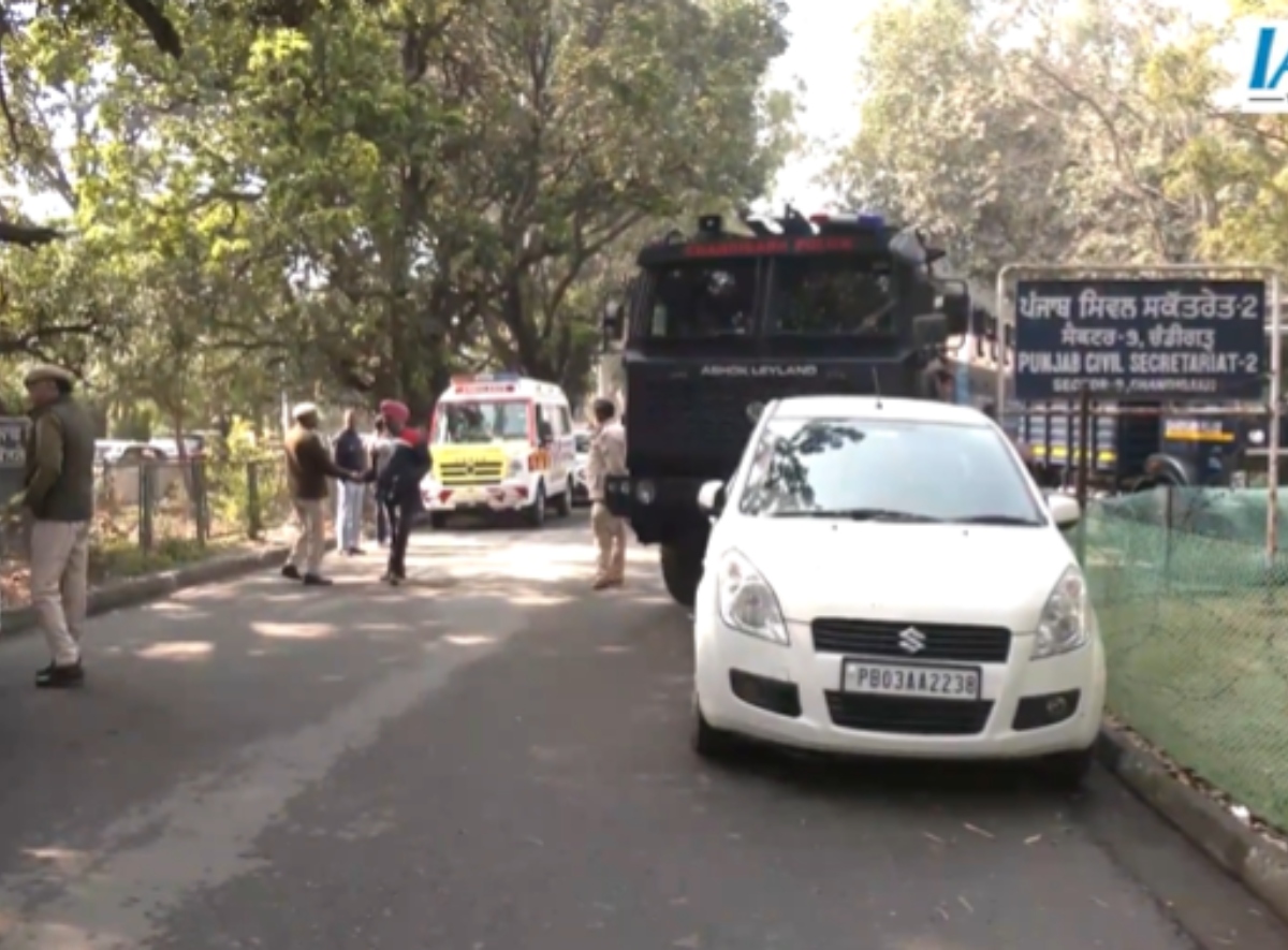 Bomb Threat Receive to Punjab and Haryana High Court and Mini ...