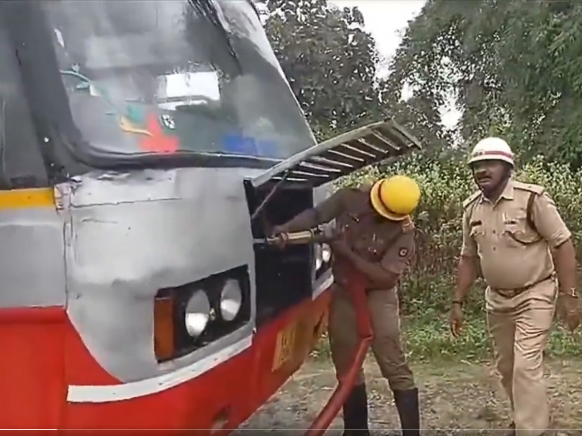 Mysore Bus Fire: Major Blaze Erupts in Engine of KSRTC Bus in Karnataka ...