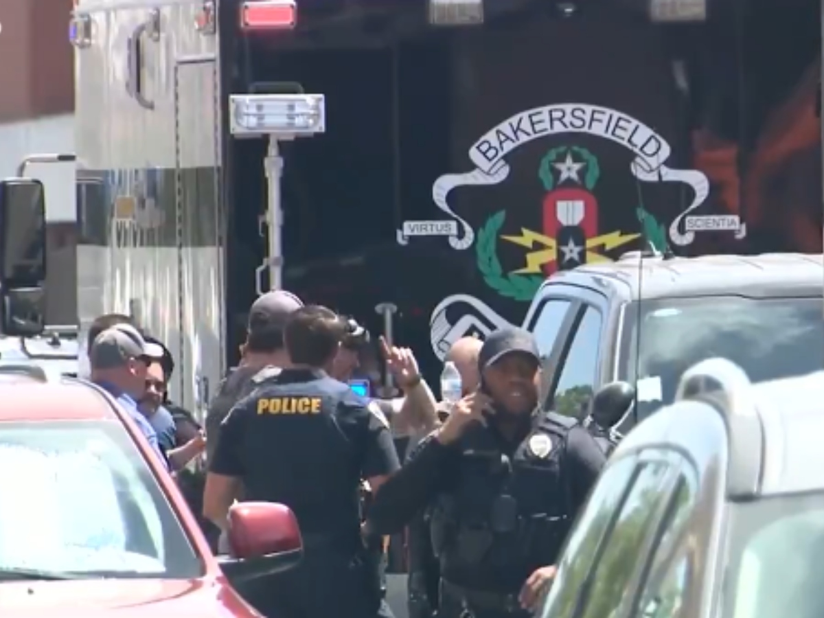 California Hostage Situation: Suspect Barricades Himself Inside Chase ...