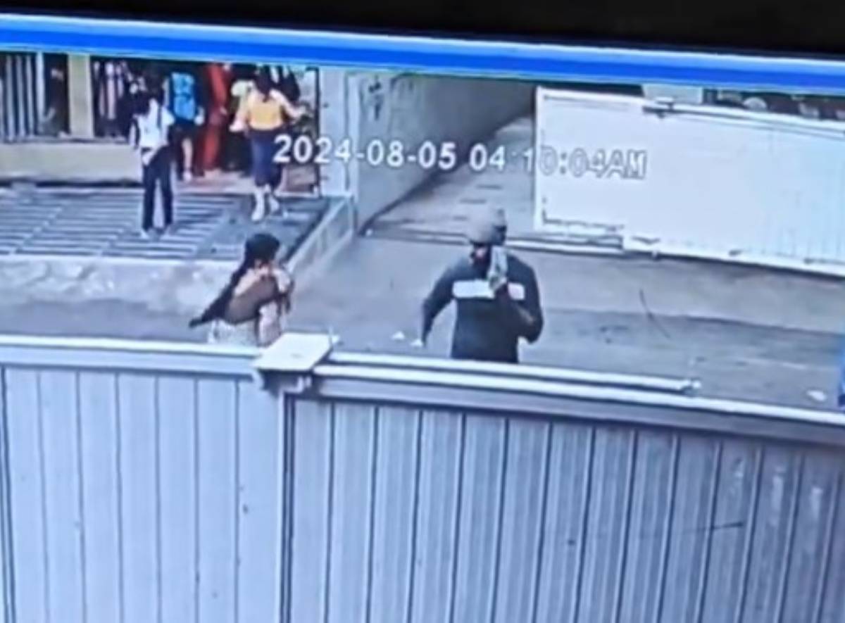 Caught on Cam: Bike-Borne Thieves Snatch Gold Chain in Nashik; CCTV ...