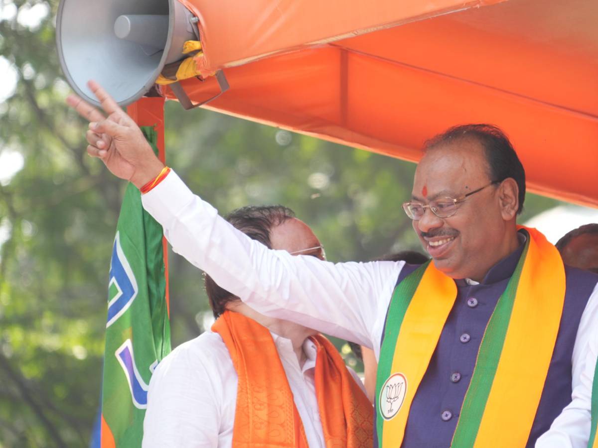 Mahayuti Allies Still in Talks Over 8 Seats, Says BJP Leader Chandrashekhar Bawankule Over Seat ...