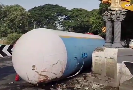 Coimbatore Accident: LPG-Filled Tanker Etaches From Truck, Leaks Gas on ...