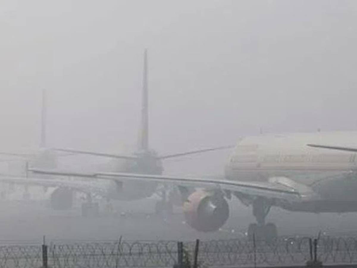 Delhi Airport Update: Low Visibility Due to Fog Disrupts Flight ...