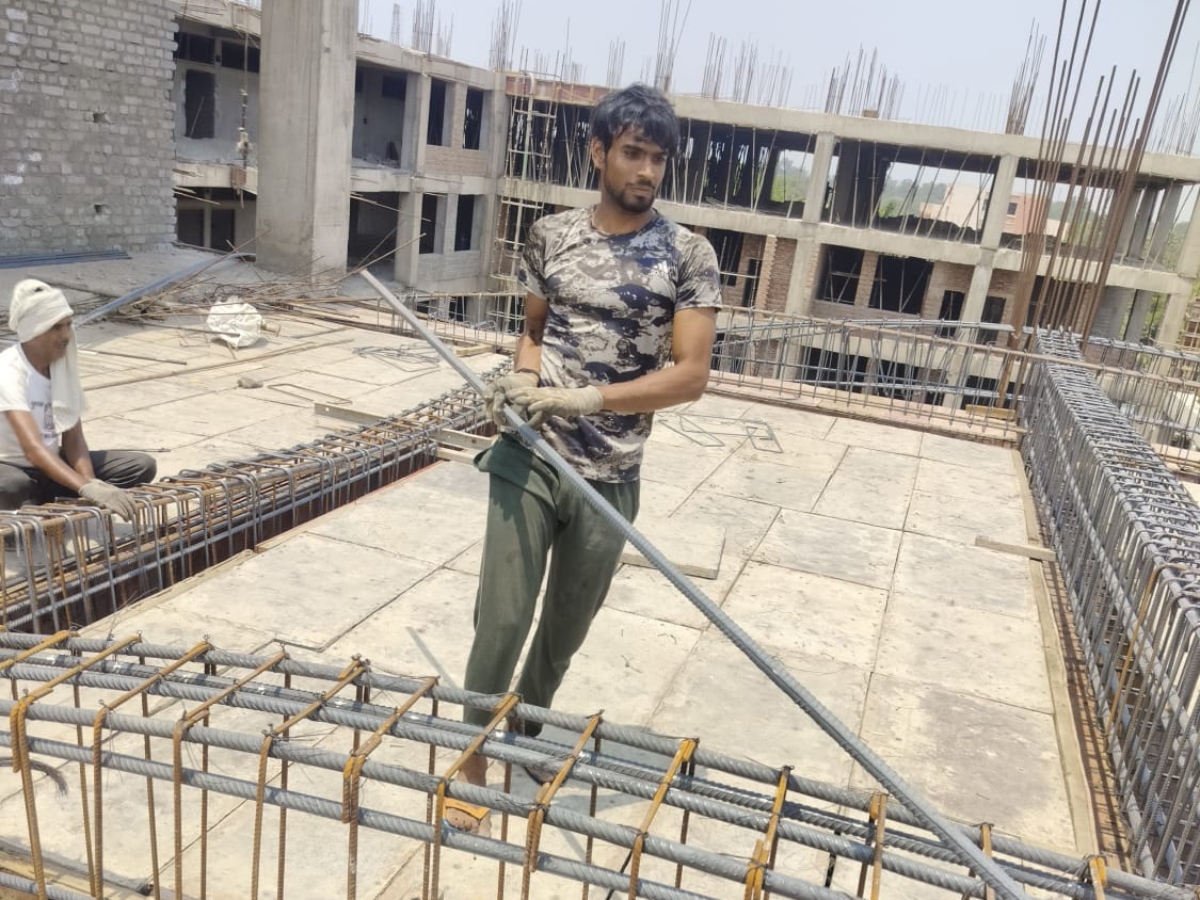 Delhi State Medallist Pole Vaulter Devraj Works at Construction Site in ...