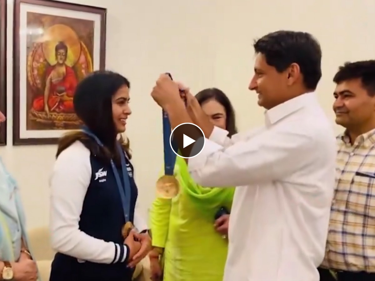 Double Olympic Medallist Manu Bhaker Meets Congress MP Deepender Singh Hooda in Delhi (Watch ...