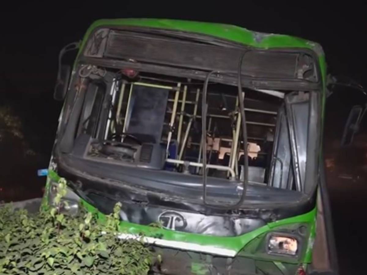 DTC Bus Accident: Two Die After Hit by Uncontrollable Delhi Transport ...