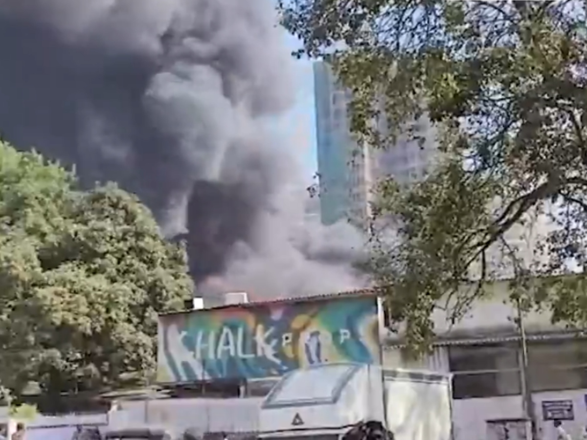 Mumbai: Fire Breaks Out at Khadakpada Furniture Market in Goregaon East ...