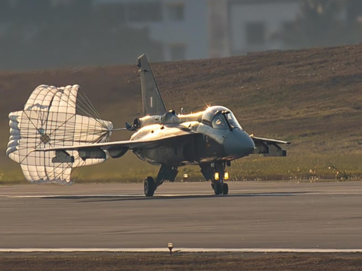 HAL Successfully Completes First Flight of Indigenous LCA Mark 1A ...